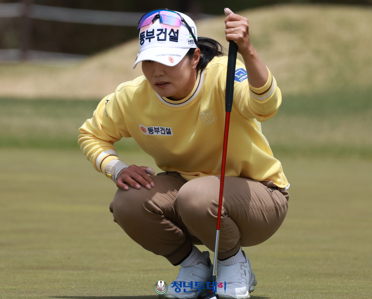 그린 살피는 장수연,KLPGA "넥센 · 세인트나인 마스터즈 2025"