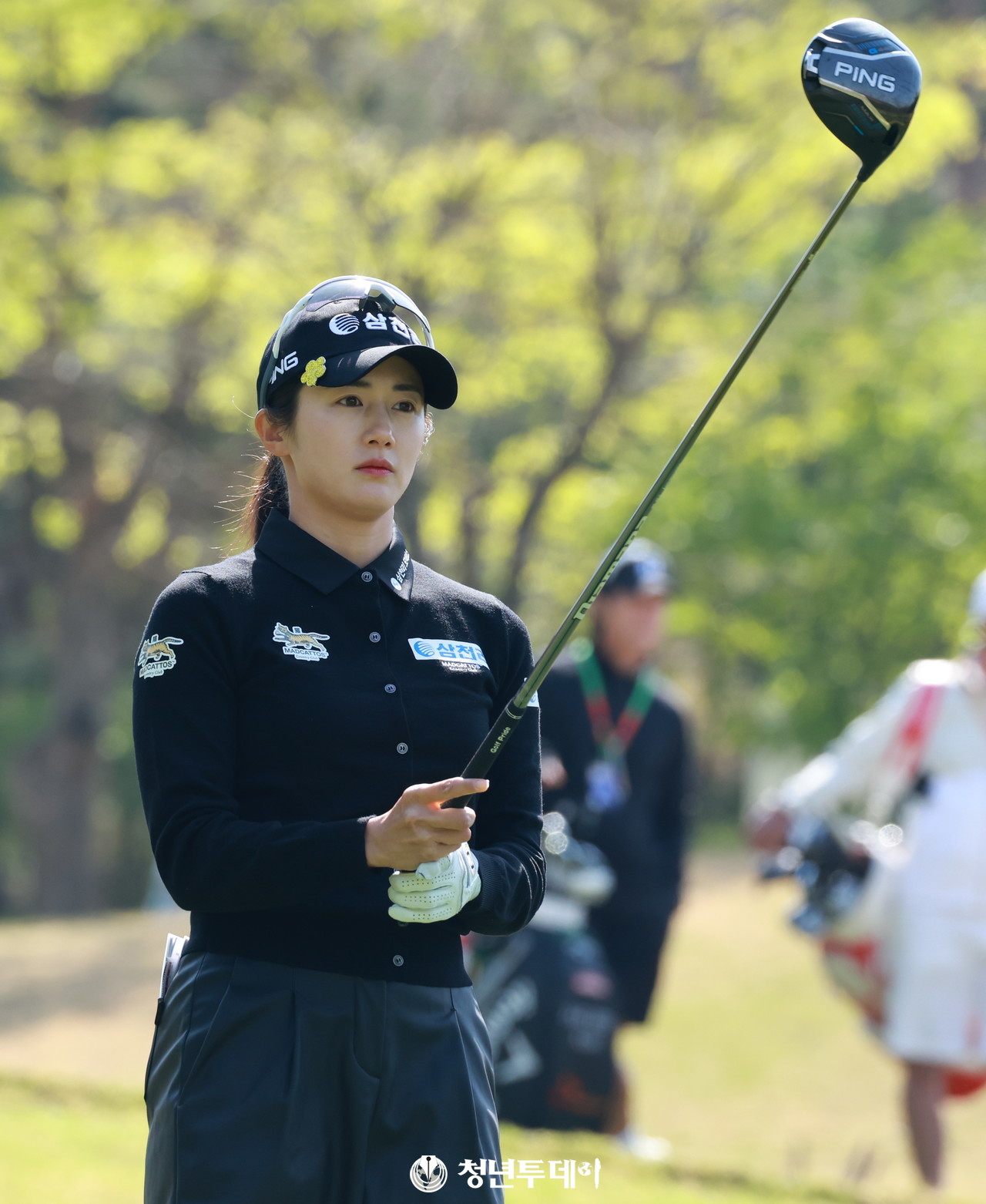 [청년골프] 방향 확인하는 이세희, KLPGA'덕신 EPC 챔피언십'티샷